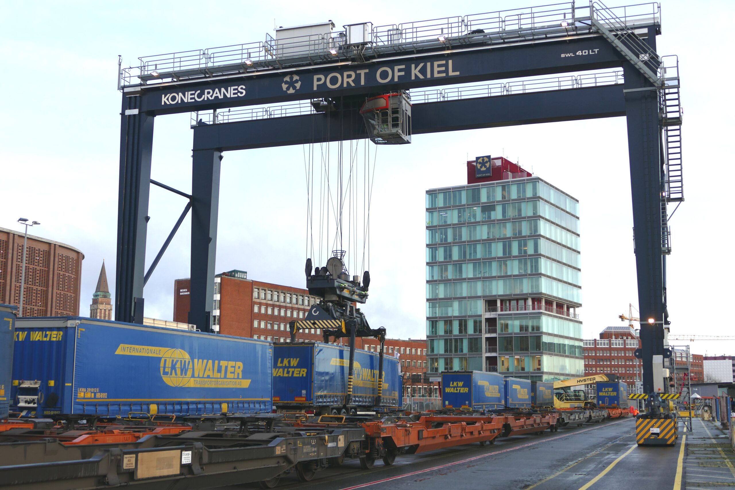 "Die Wege zwischen den Schiffen und Zügen sind extrem kurz" - Einfach ...